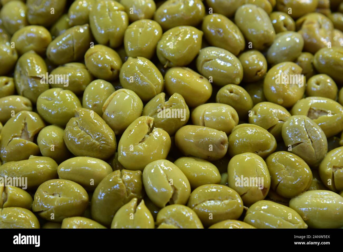 Olive display hi-res stock photography and images - Alamy