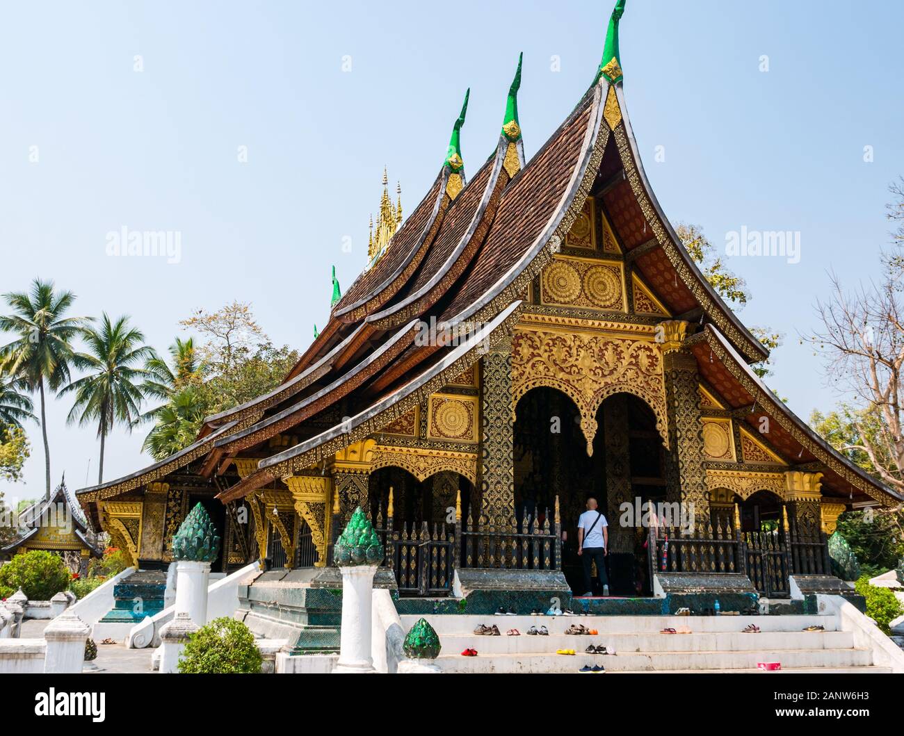 Lao temple architecture hi-res stock photography and images - Alamy