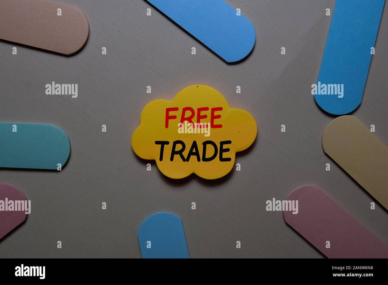 Free Trade write on a sticky note isolated on office desk Stock Photo ...