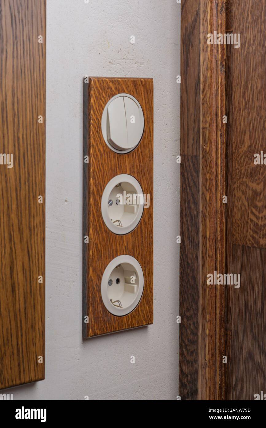 Wall socket . The process of installing an electrical outlet ...