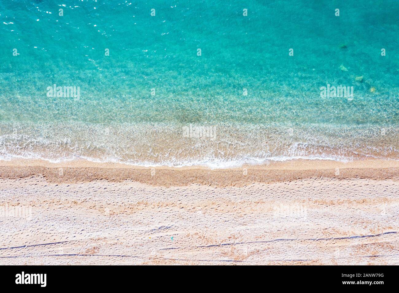 Golden sand beach turquoise waves hi-res stock photography and images ...