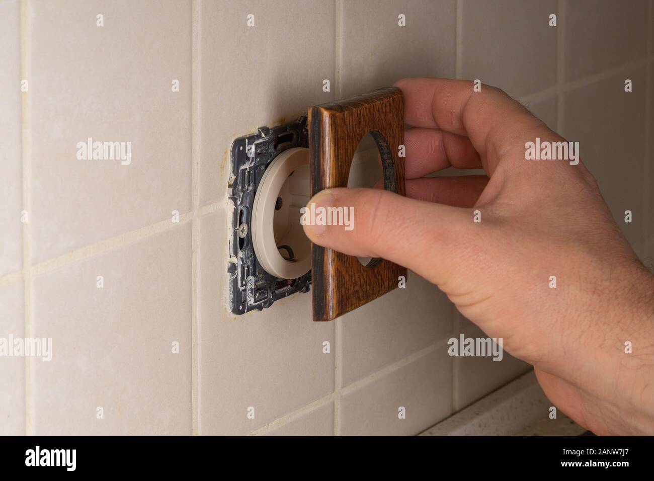 Wall socket . The process of installing an electrical outlet ...