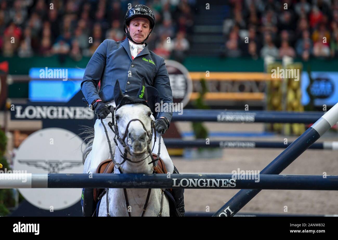 Oxer jump hi-res stock photography and images - Alamy