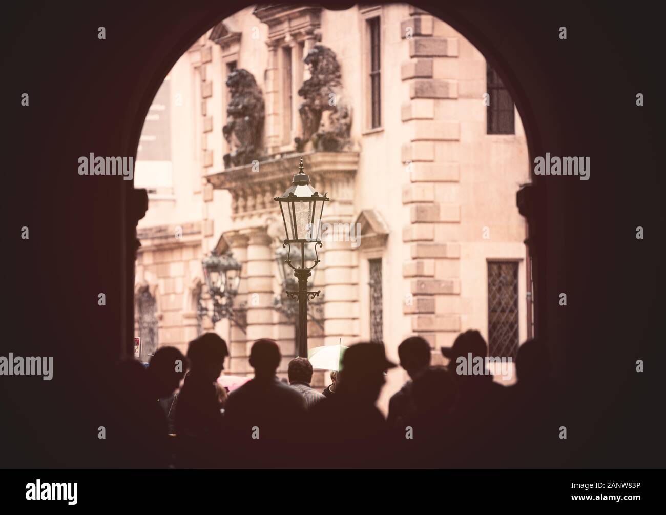 Cover from rain hi-res stock photography and images - Alamy