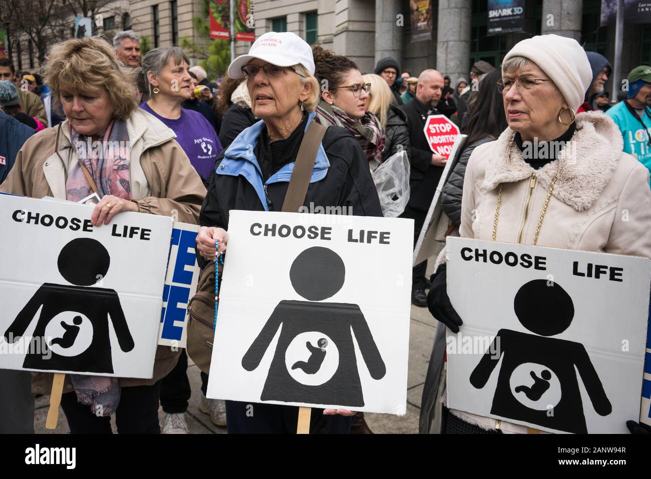 Raleigh, North Carolina, USA. 18th Jan, 2020. Hundreds of people ...