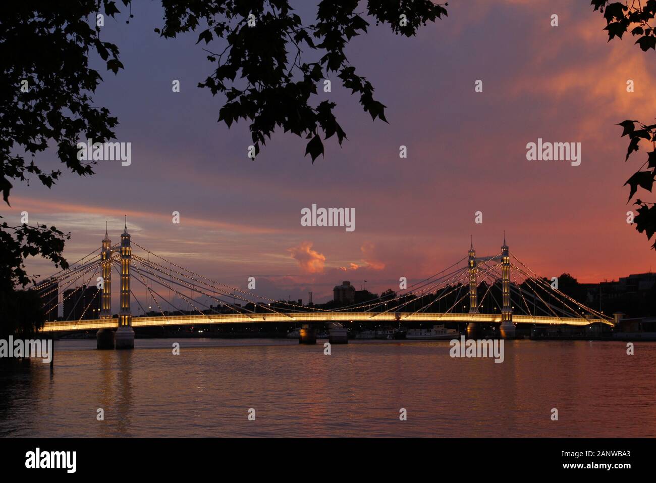 Albert Bridge, London,UK. View of Albert Bridge in the evening sunset ...