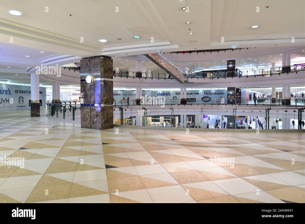 City center mall doha qatar hi-res stock photography and images - Alamy