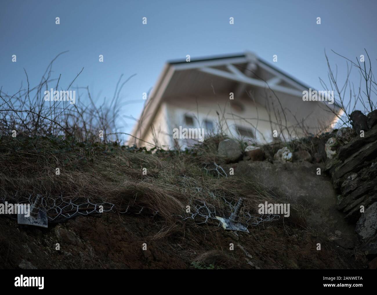Cliff stabilisation hi-res stock photography and images - Alamy