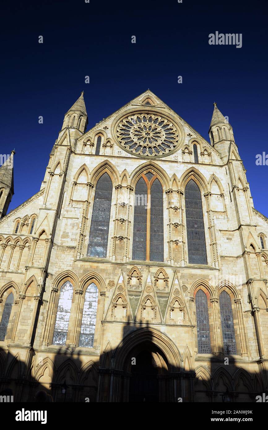 English perpendicular architecture hi-res stock photography and images ...