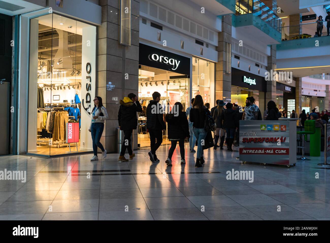 Discount, sale signs, red poster offer, mock up advertise display frame ...