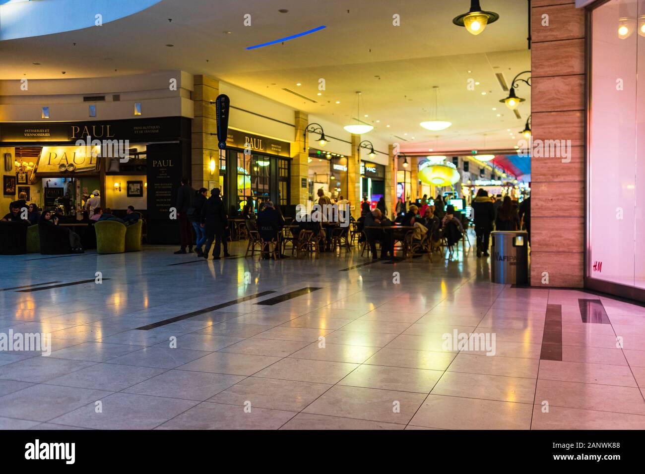 Mega mall romania hi-res stock photography and images - Alamy