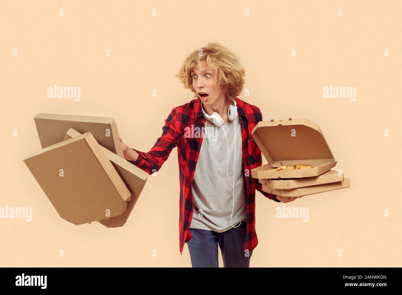 Delivery man falling stack boxes hi-res stock photography and images ...