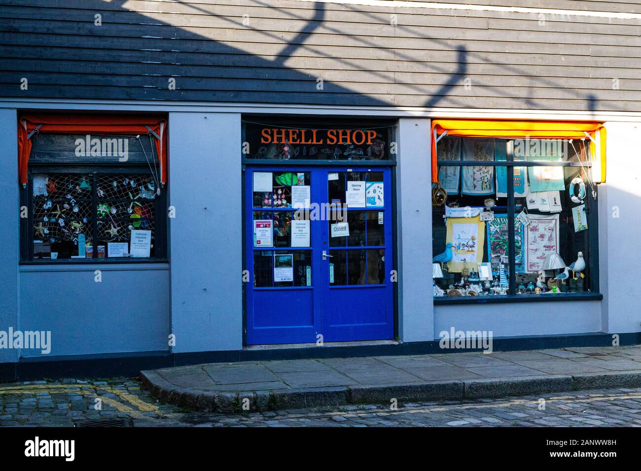 Commercial shell hi-res stock photography and images - Alamy