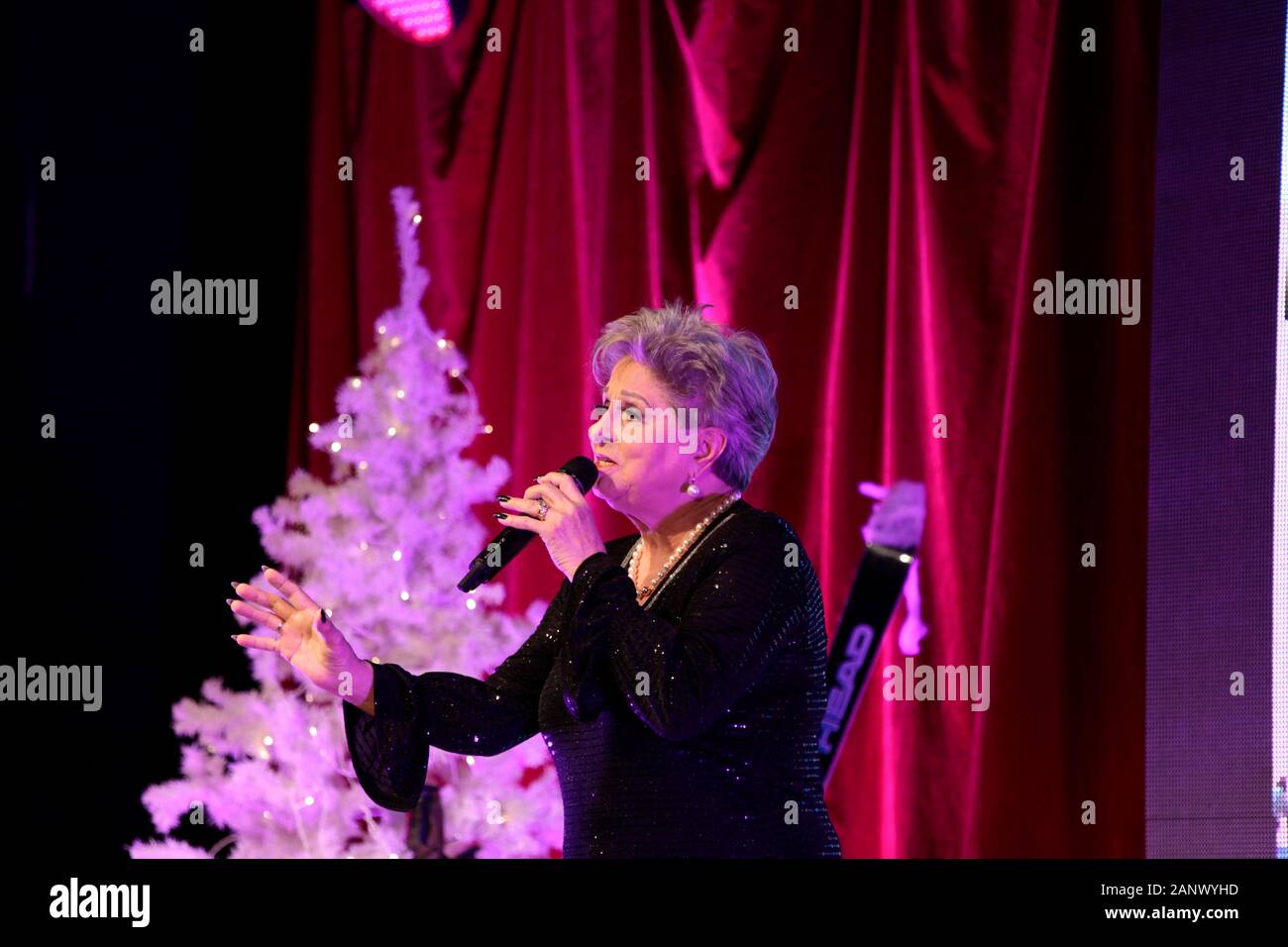 Dagmar Frederic bei der Show Winter - Zauberland im Bürgerhaus in ...