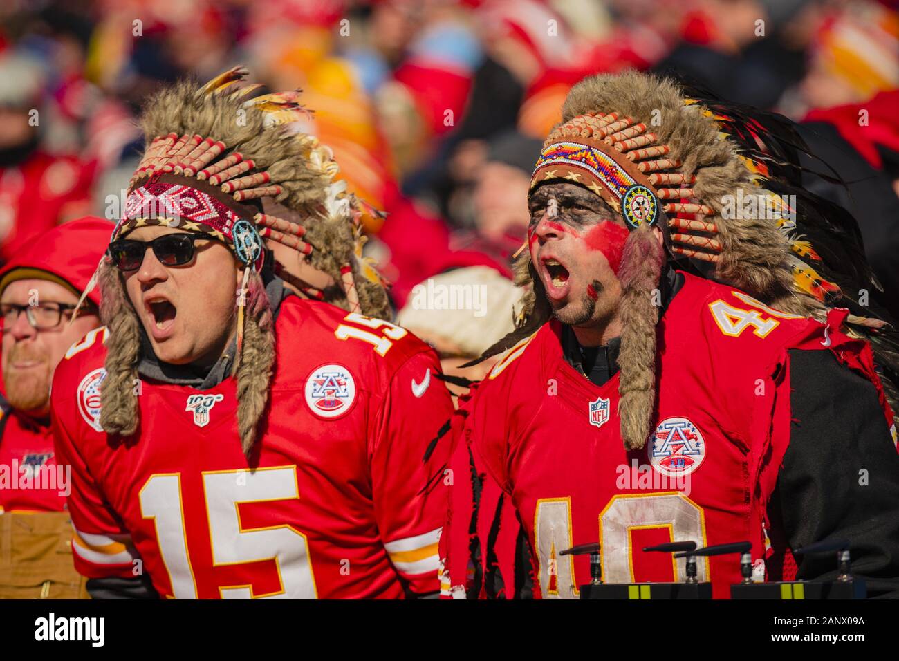 Kansas city chiefs fans cheer hi-res stock photography and images - Alamy