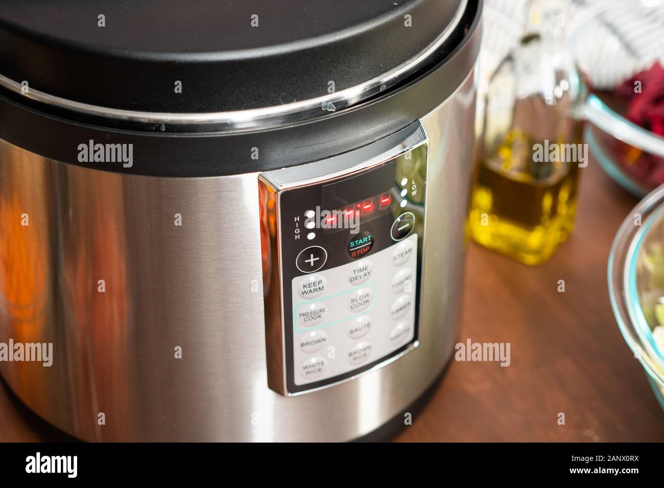 Cooking borscht in electric multi cooker Stock Photo - Alamy