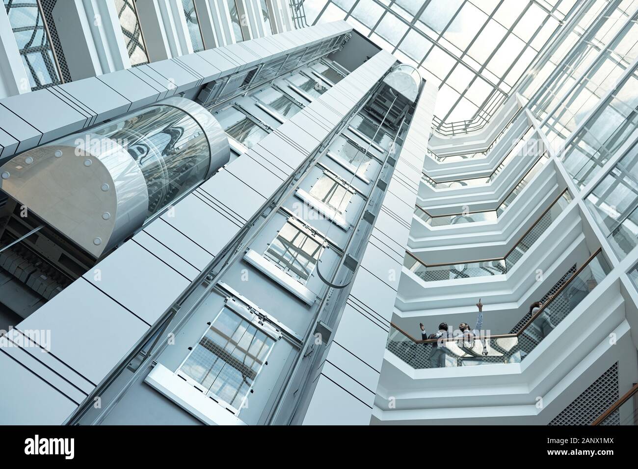 Glass elevator exterior hi-res stock photography and images - Alamy
