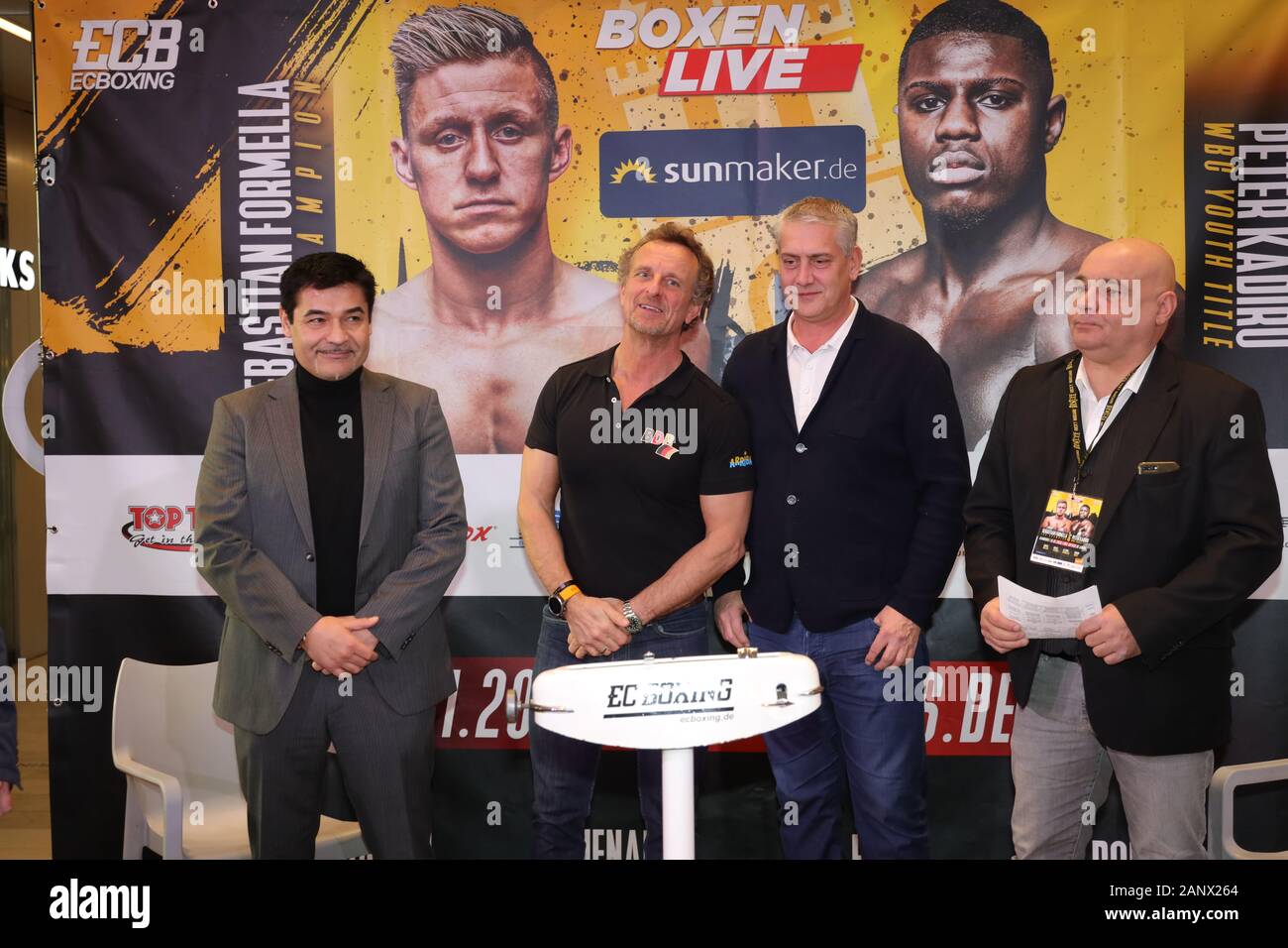 IBO und WBC Boxen Offizielles Wiegen in der Europa Passage in Hamburg ...