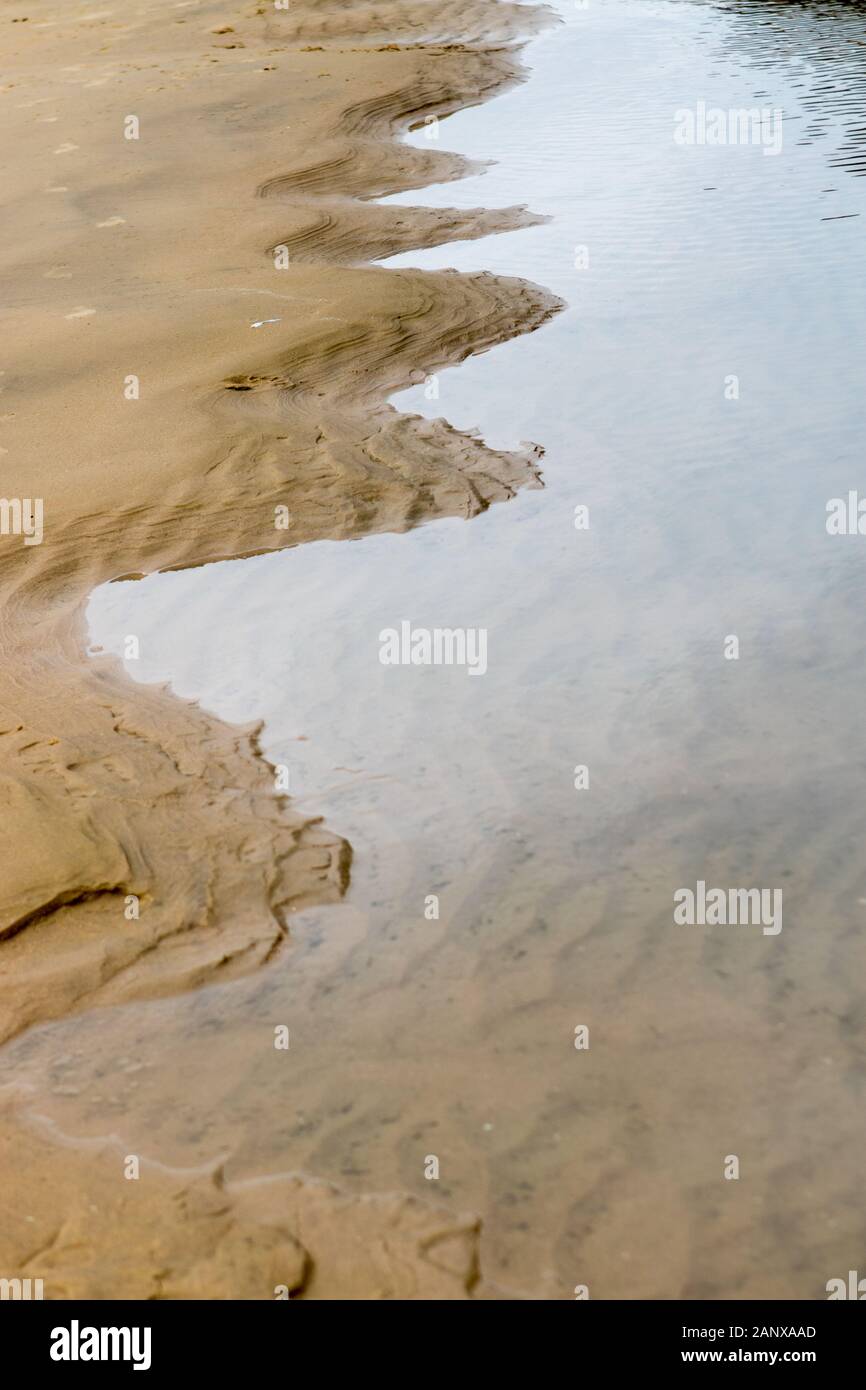 Sand drifts at low tide on the beach in Broadstairs, Kent, UK Stock Photo - Alamy