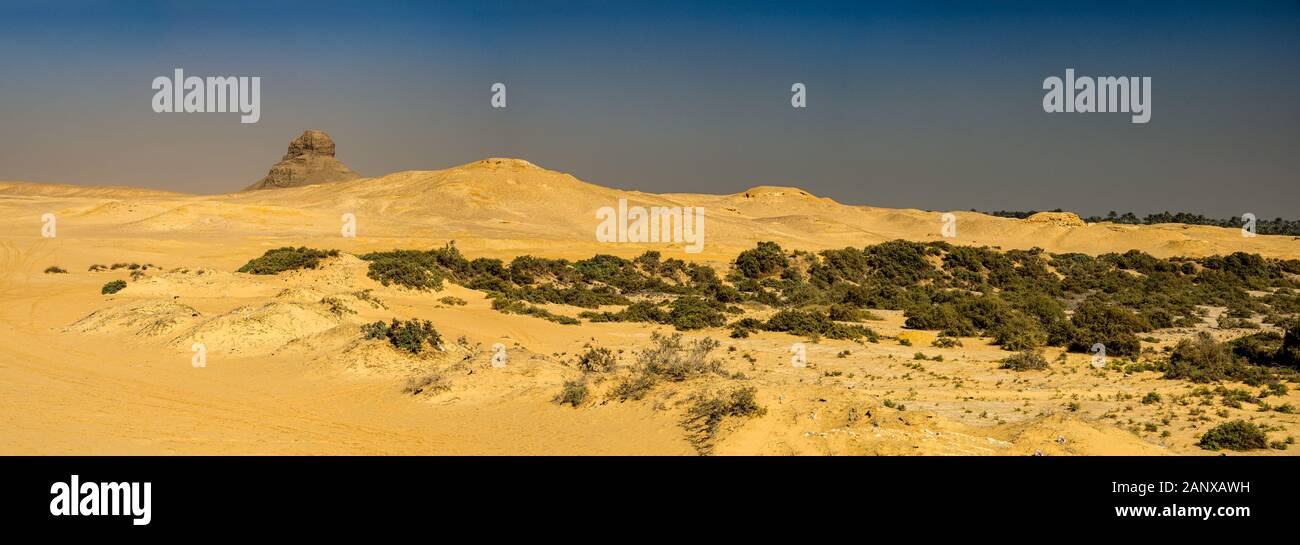 Black pyramid hi-res stock photography and images - Alamy