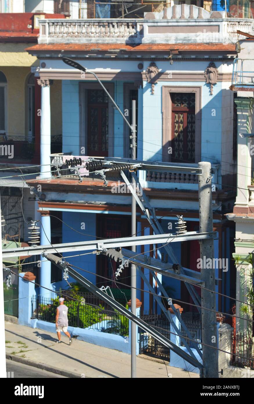 Havana deteriorated architectural heritage hi-res stock photography and ...