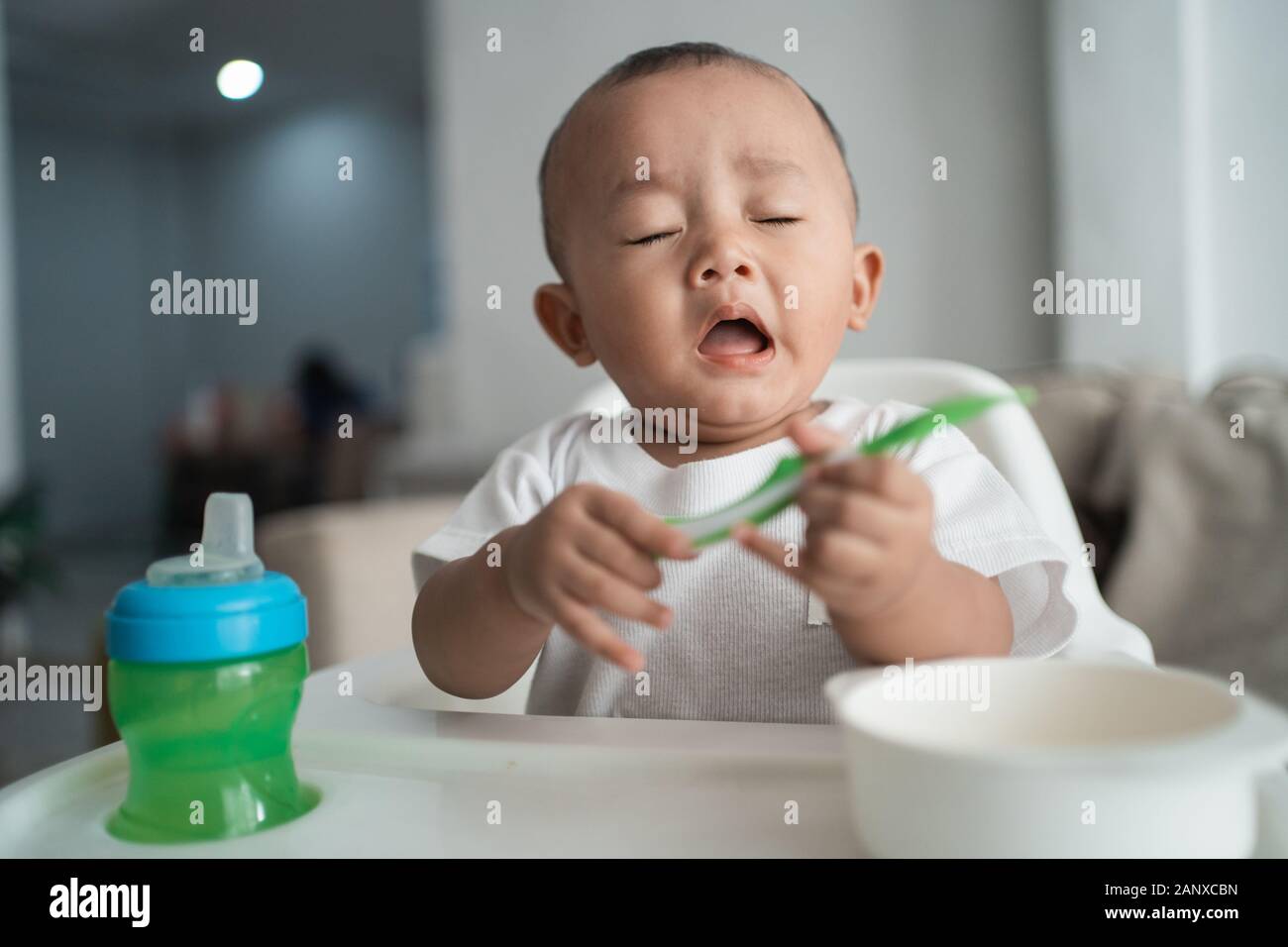 Boy sneezing hi-res stock photography and images - Alamy