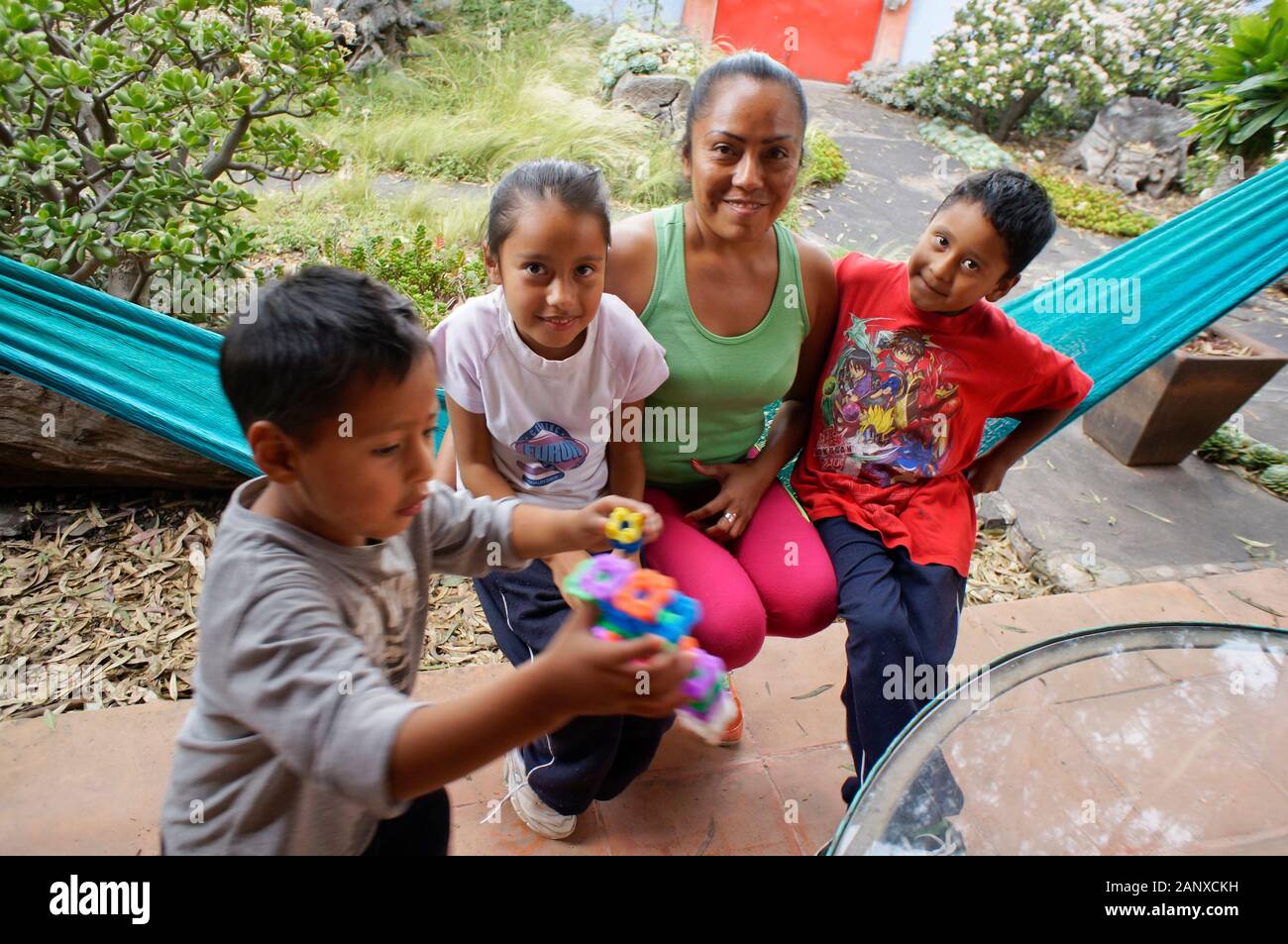 Mexican family in Mexico Stock Photo - Alamy