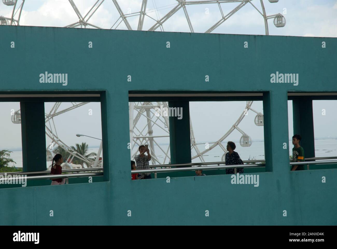 Bridge from the Mall of Asia over the Seaside Boulevard, Pasay, Metro ...