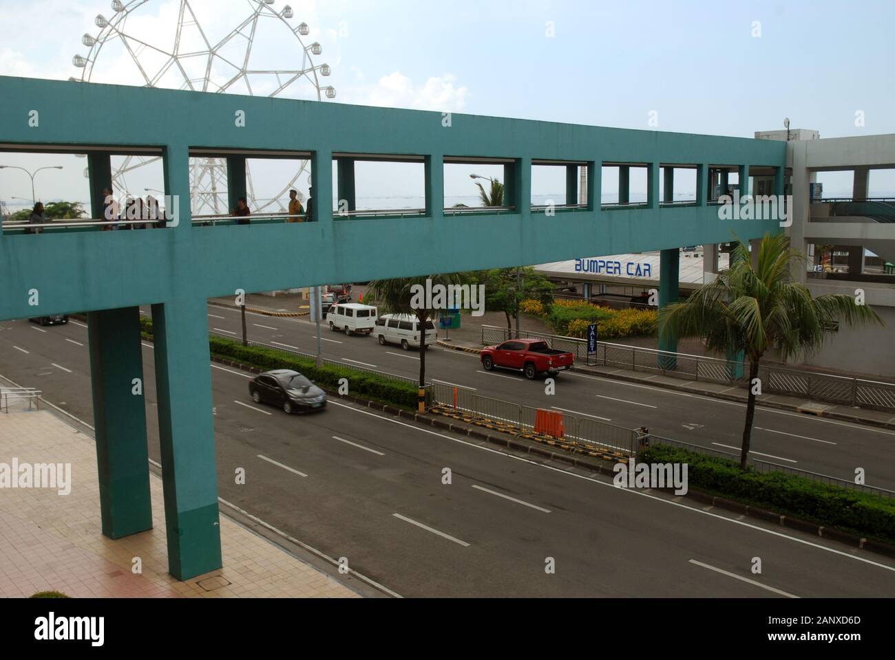 Bridge from the Mall of Asia over the Seaside Boulevard, Pasay, Metro ...