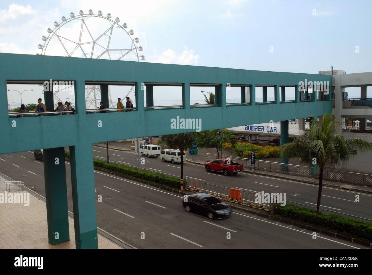 Bridge from the Mall of Asia over the Seaside Boulevard, Pasay, Metro ...
