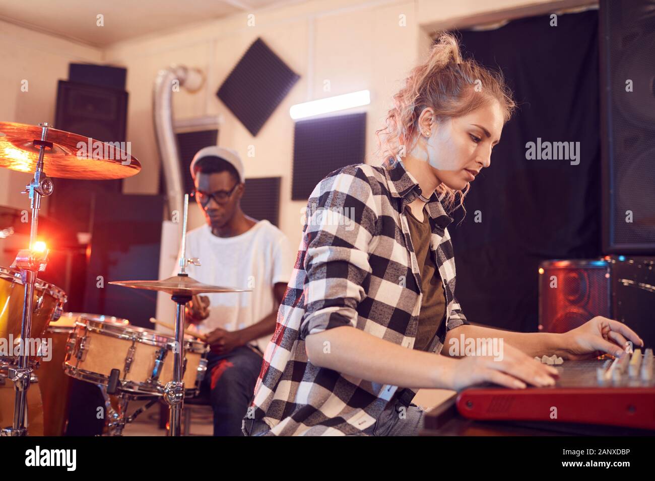 Modern writing instrument hi-res stock photography and images - Alamy