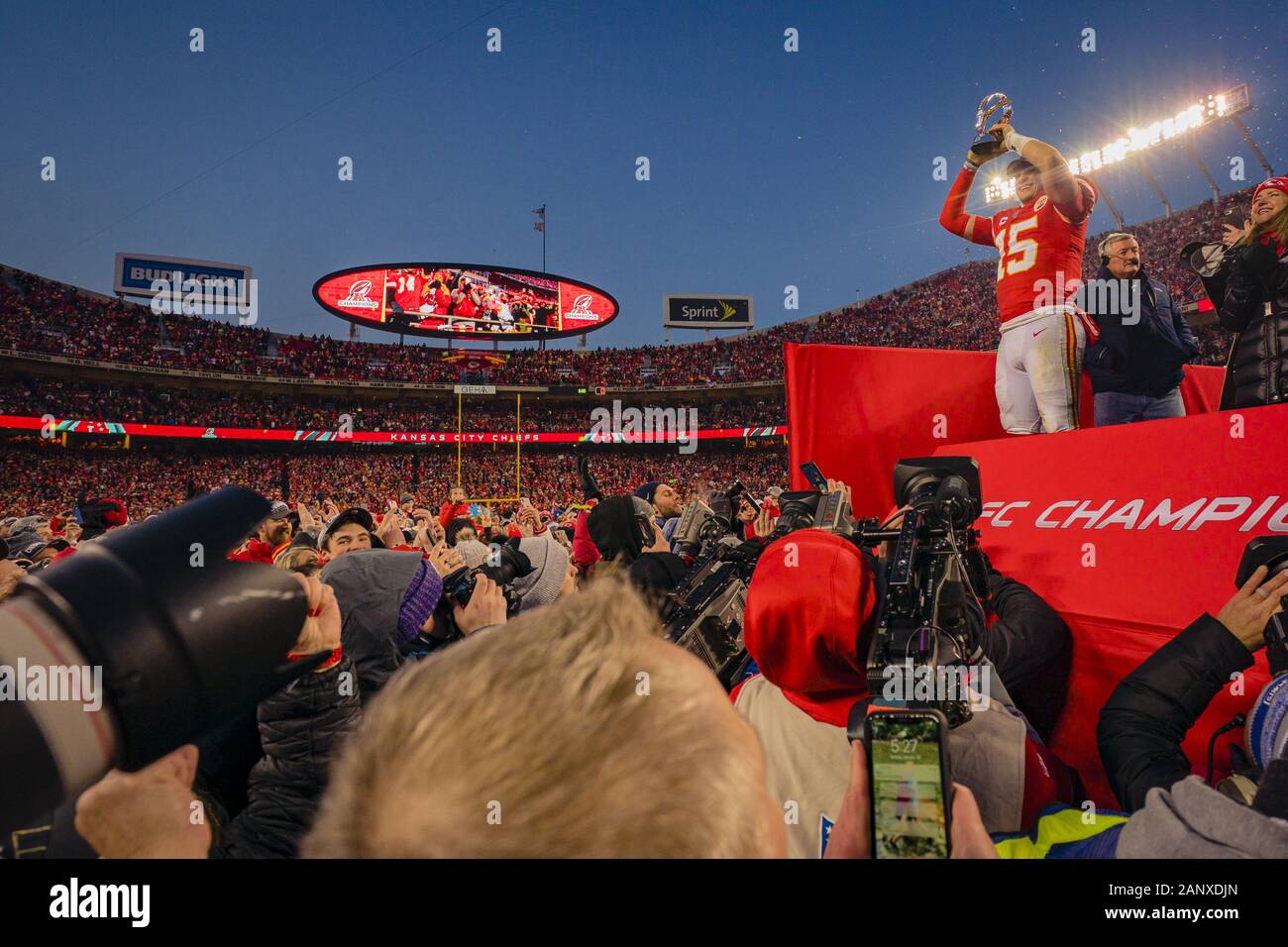 Patrick mahomes trophy hi-res stock photography and images - Alamy