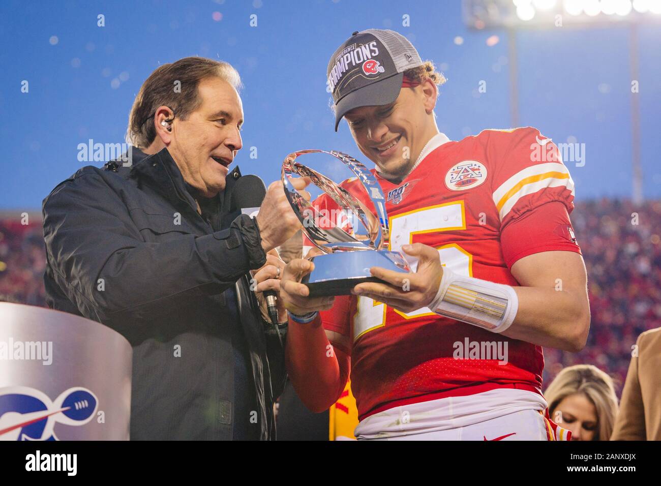 Patrick mahomes trophy hi-res stock photography and images - Alamy