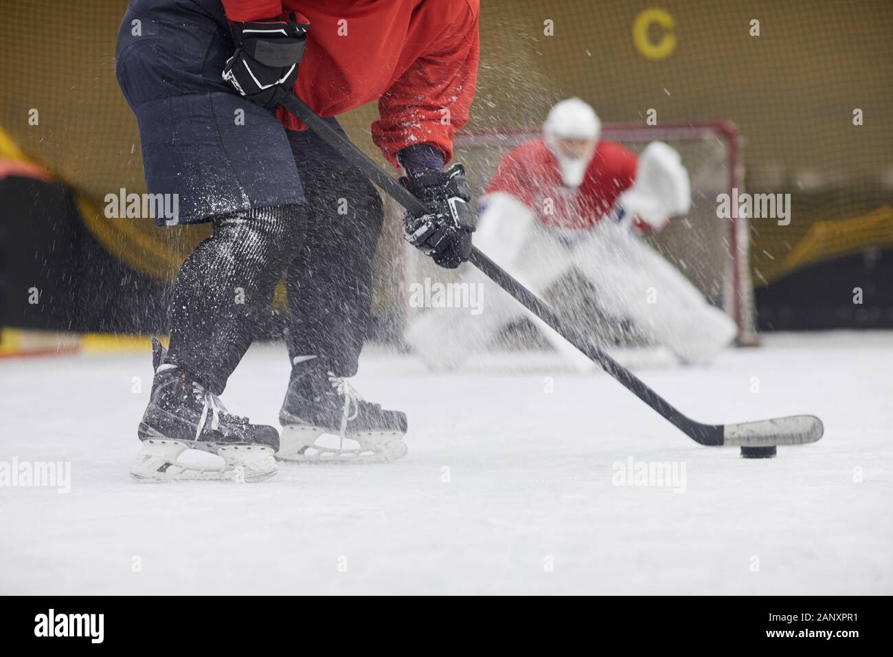 Shooting the puck hi-res stock photography and images - Alamy