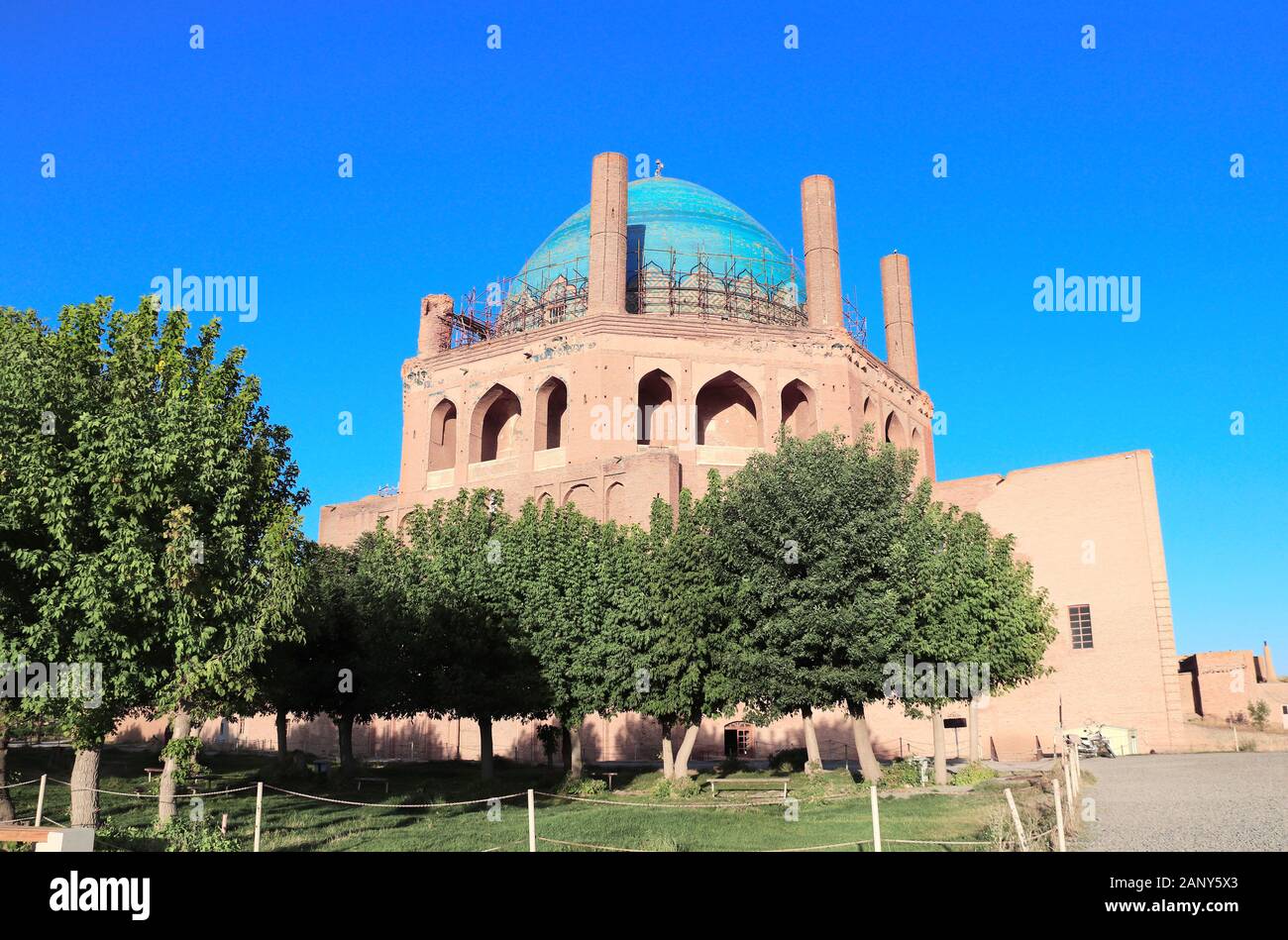 Tomb Of Oljeitu High Resolution Stock Photography and Images - Alamy