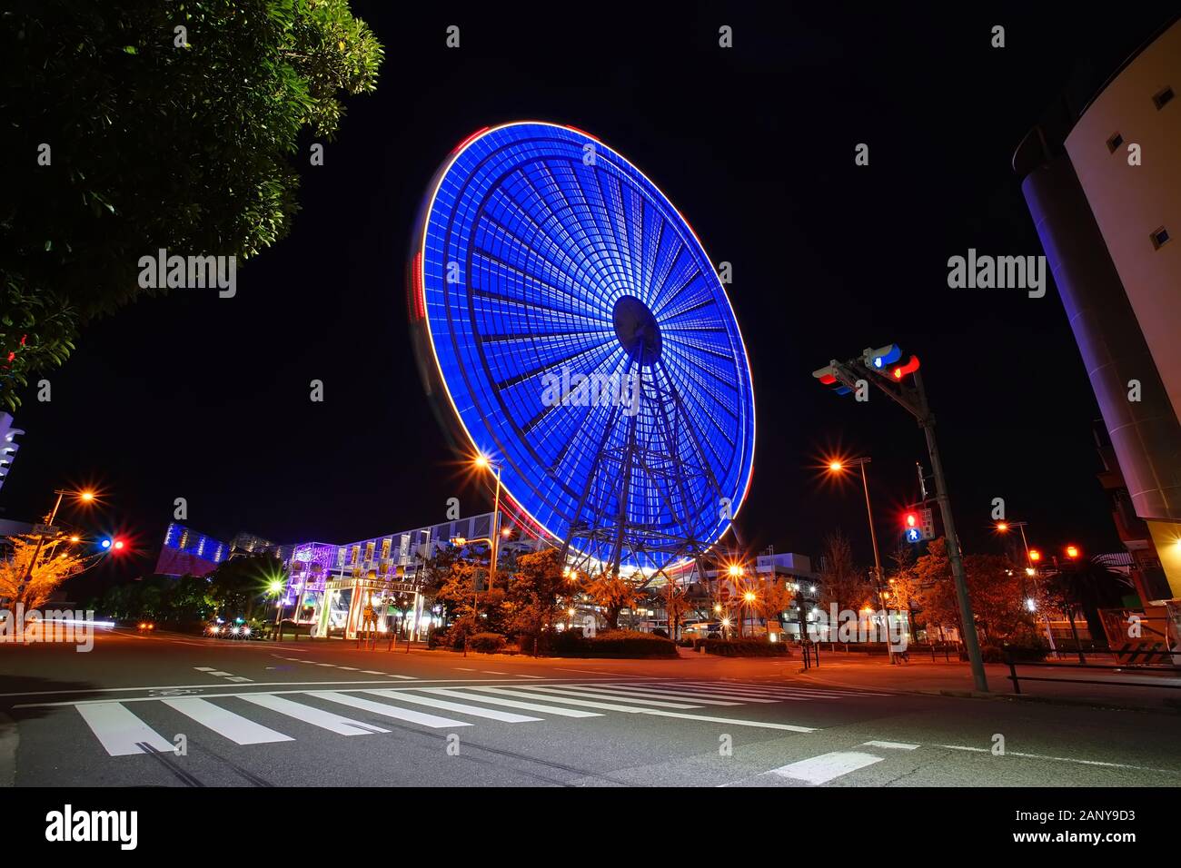 The famous travel destinations in Osaka Tempozan Ferris Wheel, Osaka ...