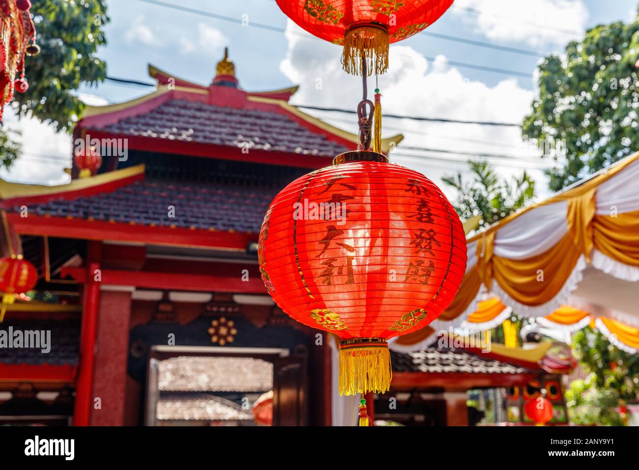 Red Chinese lanterns at Vihara Dharmayana - Chinese Buddhist temple ...