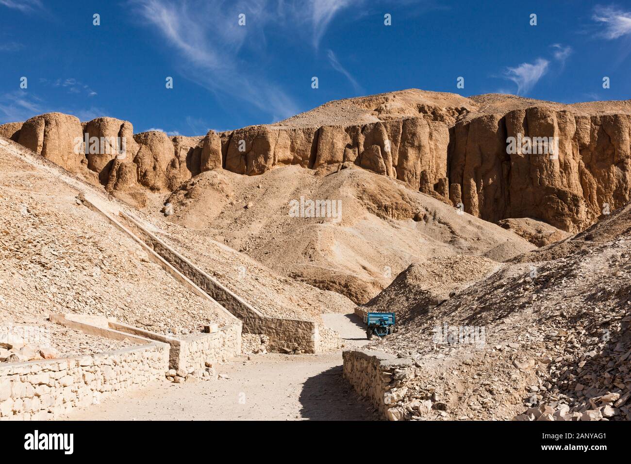 Valley of the Kings, Rock mountains with cliff, west bank of the nile ...