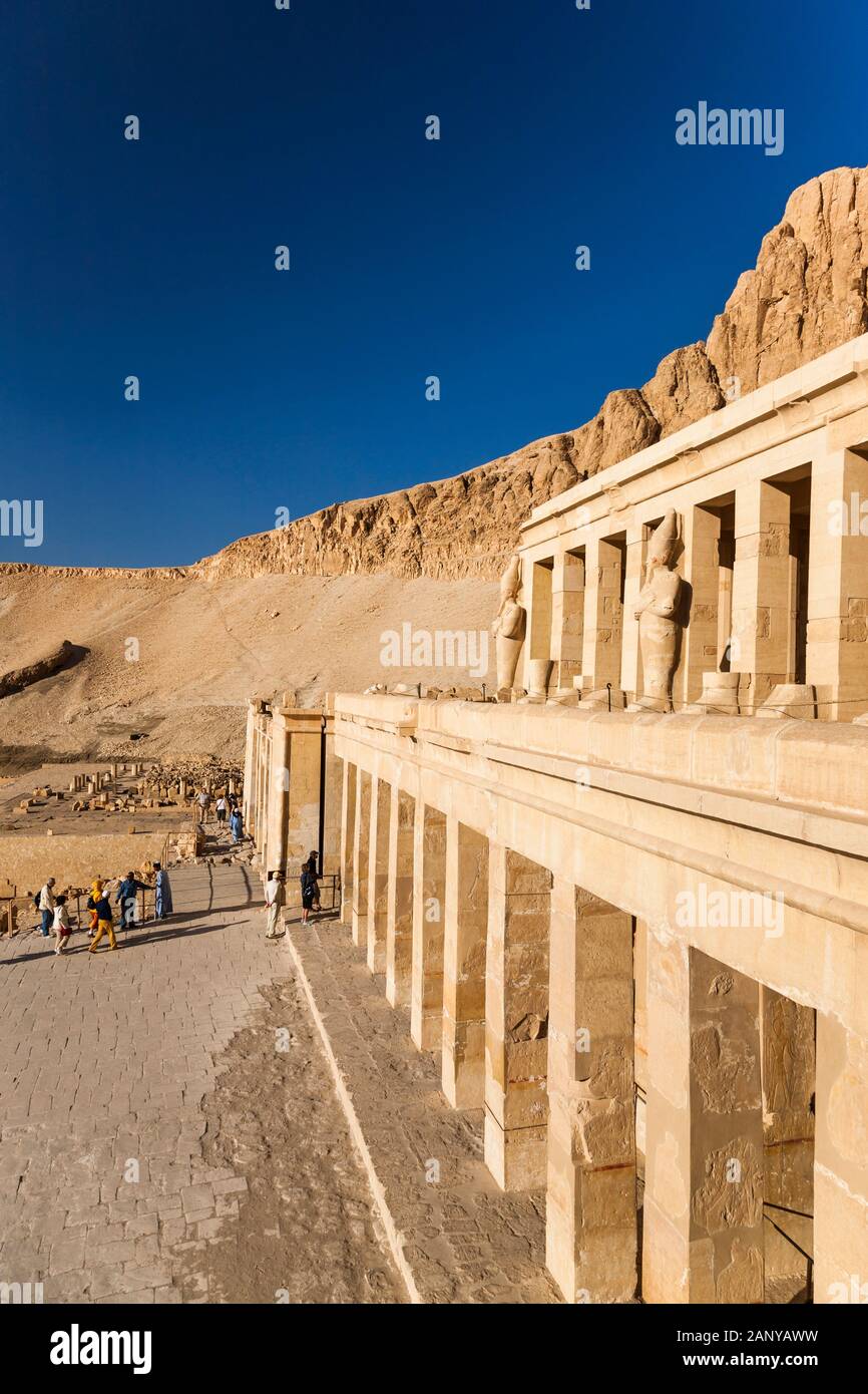 Terrace and statues at The Mortuary Temple of Hatshepsut, Hatshepsut ...