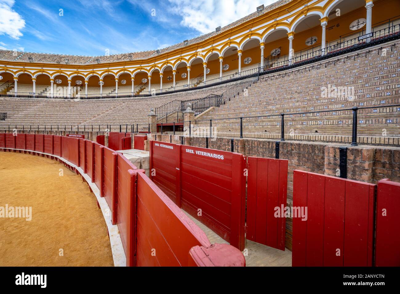 Construction bull ring hi-res stock photography and images - Alamy