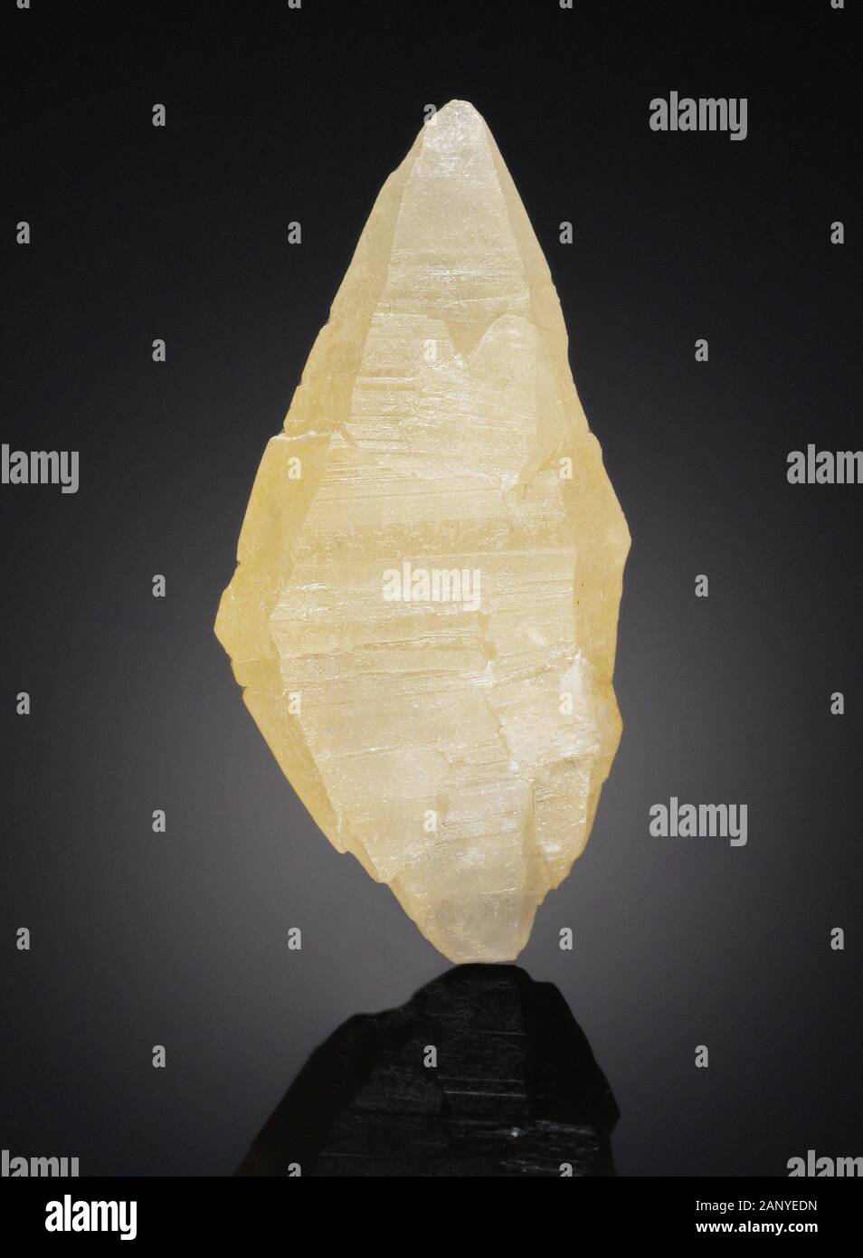 Red rock rocks hi-res stock photography and images - Alamy