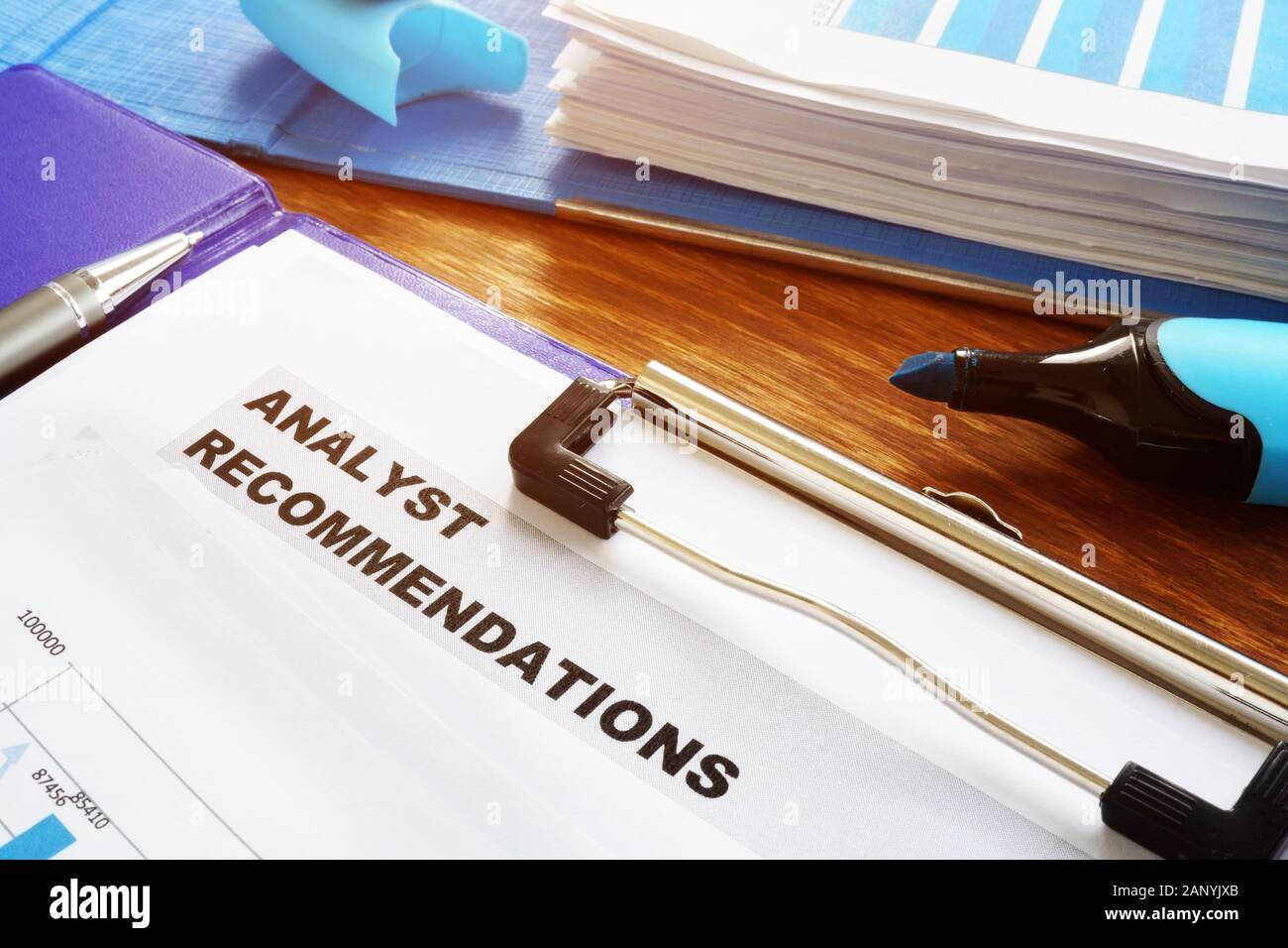 Analyst Recommendations report and business financial data Stock Photo ...