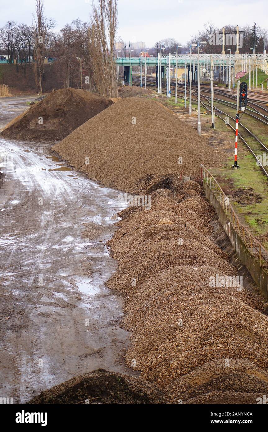 Pile sand civil engineering hi-res stock photography and images - Alamy