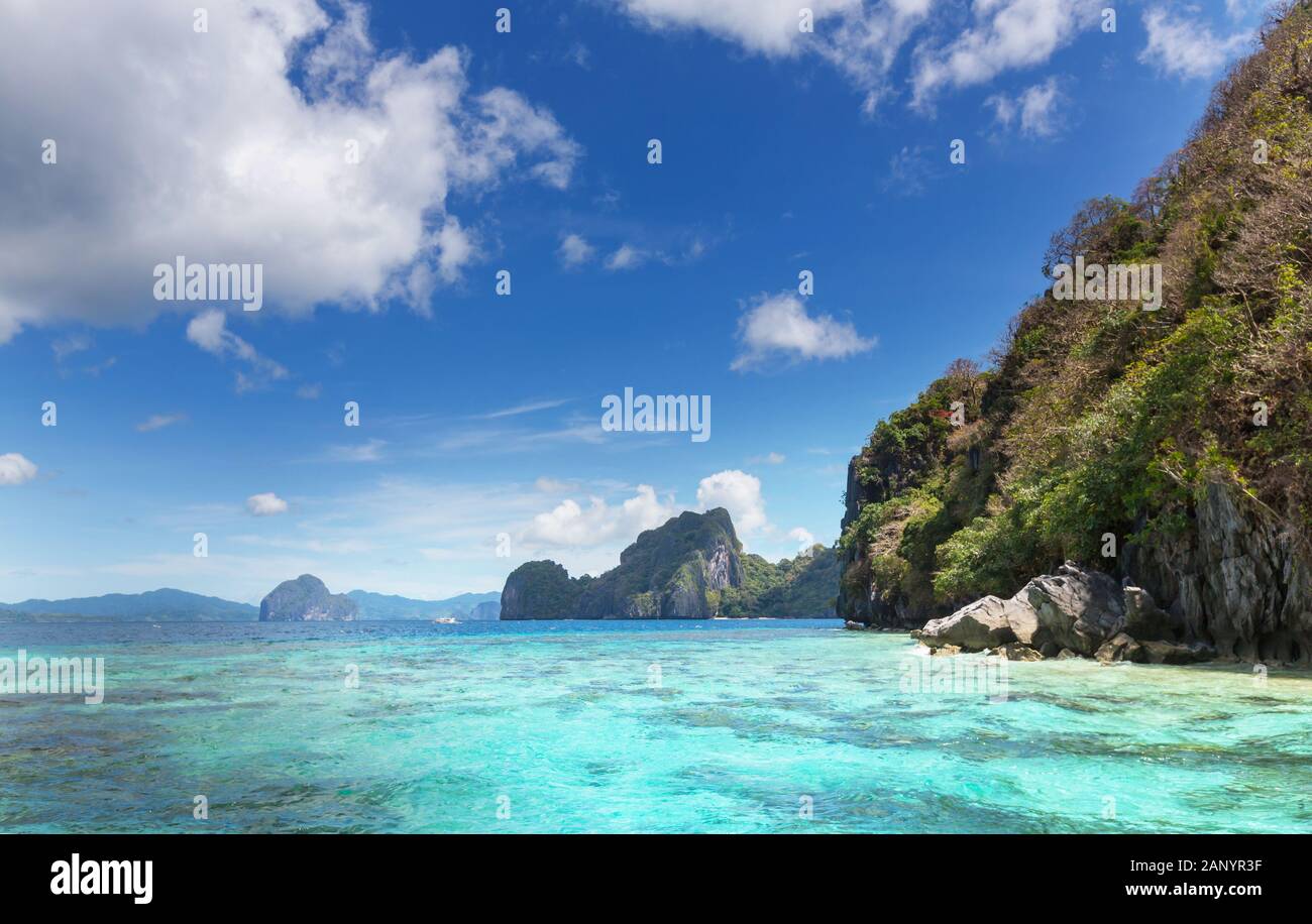 Amazing scenic view of sea bay and mountain islands, Palawan, Philippines Stock Photo - Alamy