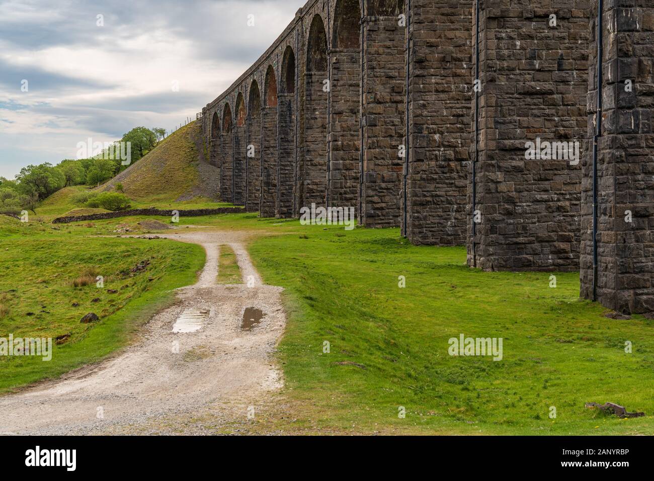 The Ribblehead Viaduct near Ingleton, North Yorkshire, England, UK ...