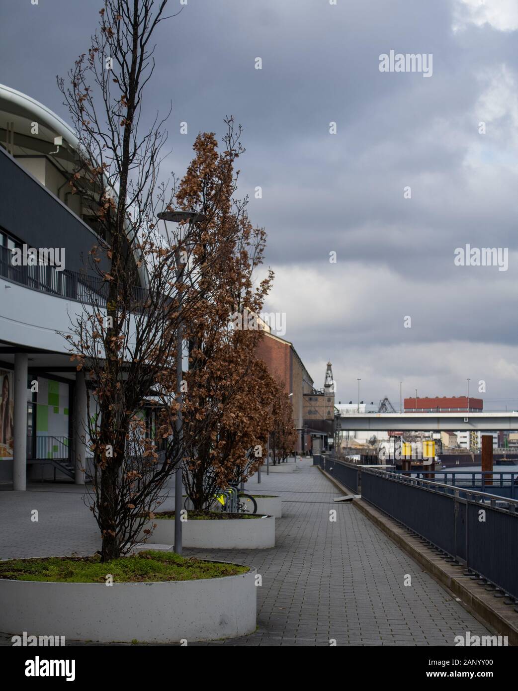 Riverside Pathway High Resolution Stock Photography and Images - Alamy