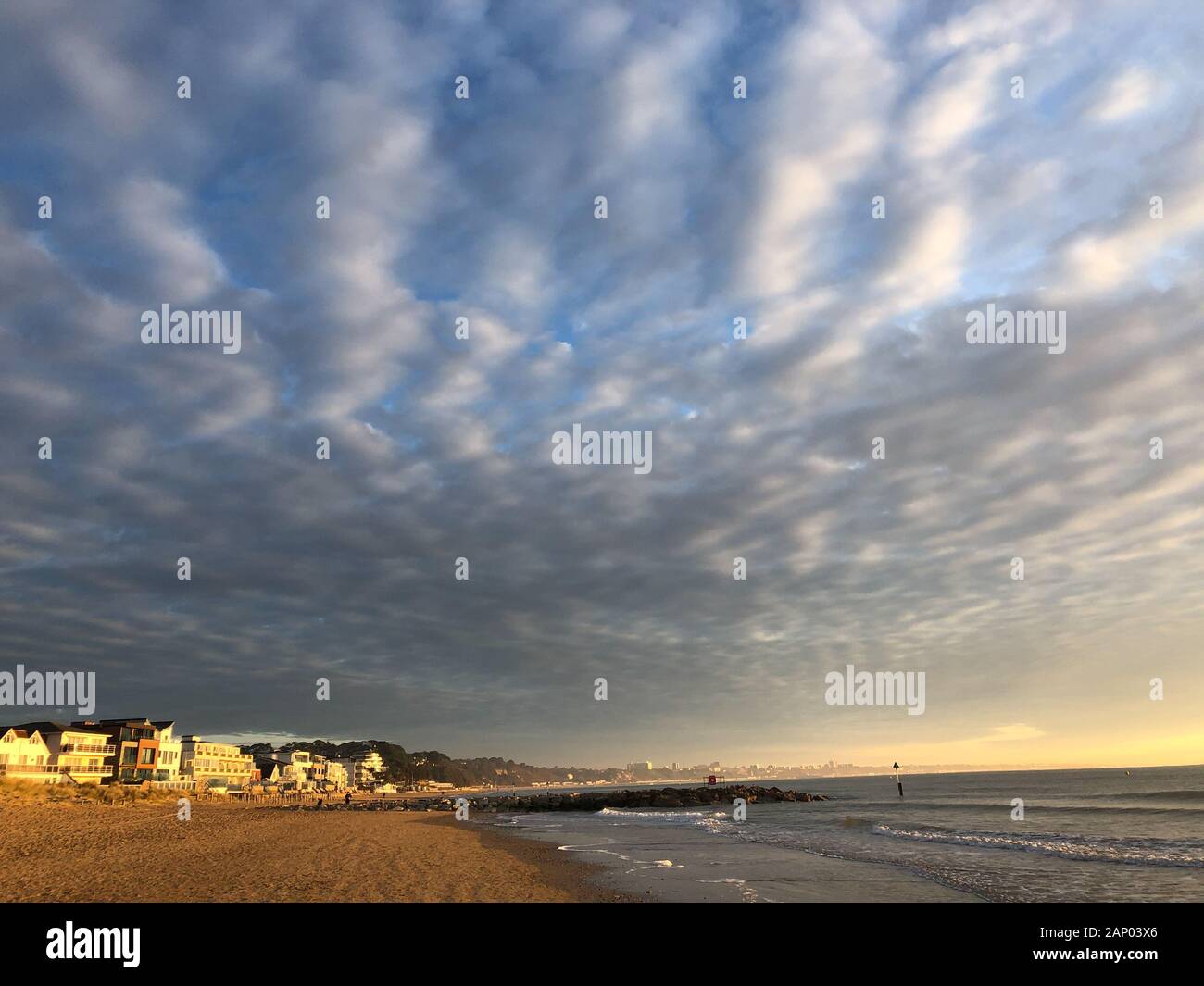Gently waves in empty beach hi-res stock photography and images - Alamy