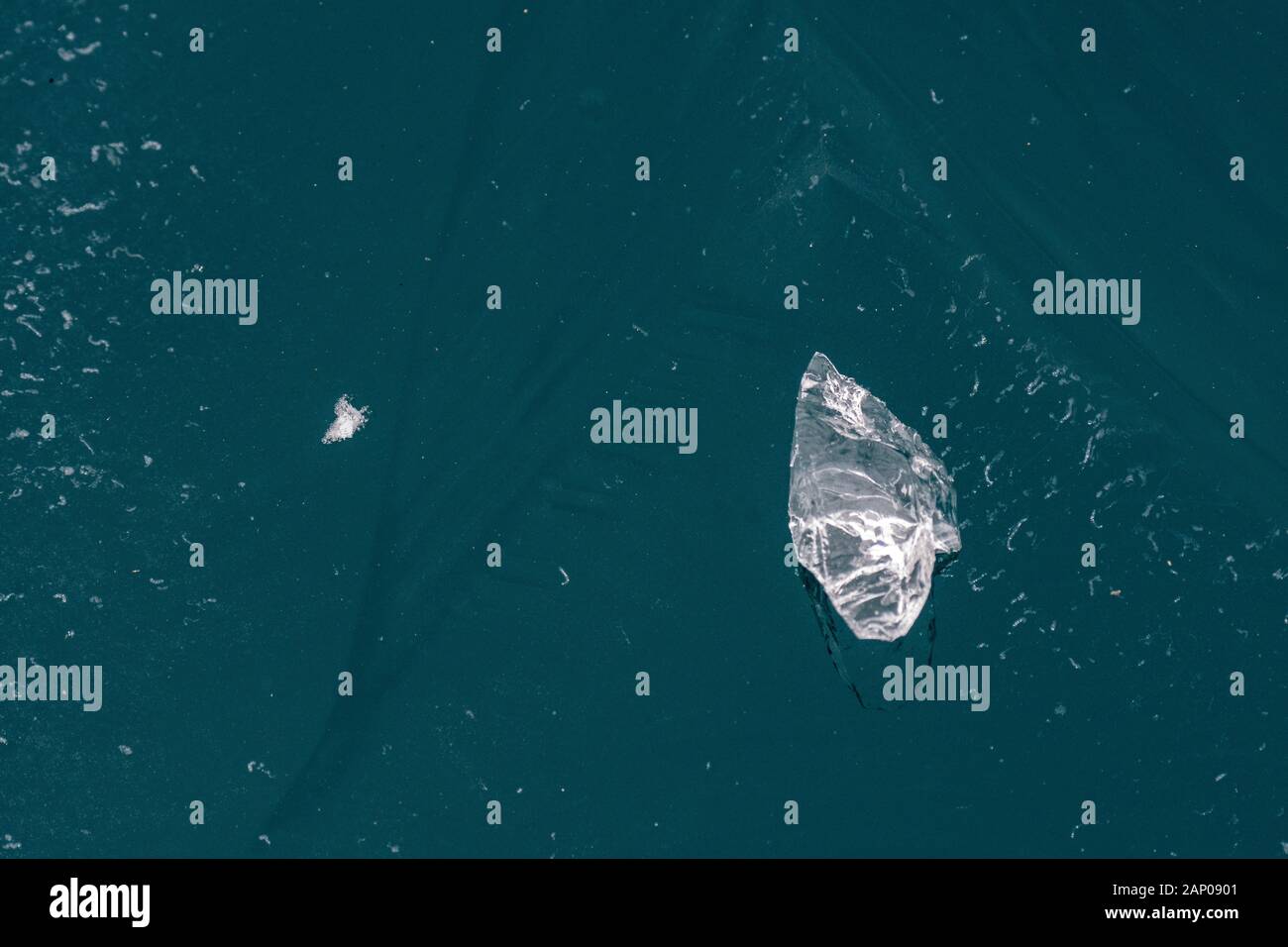 Frozen block ice hi-res stock photography and images - Alamy