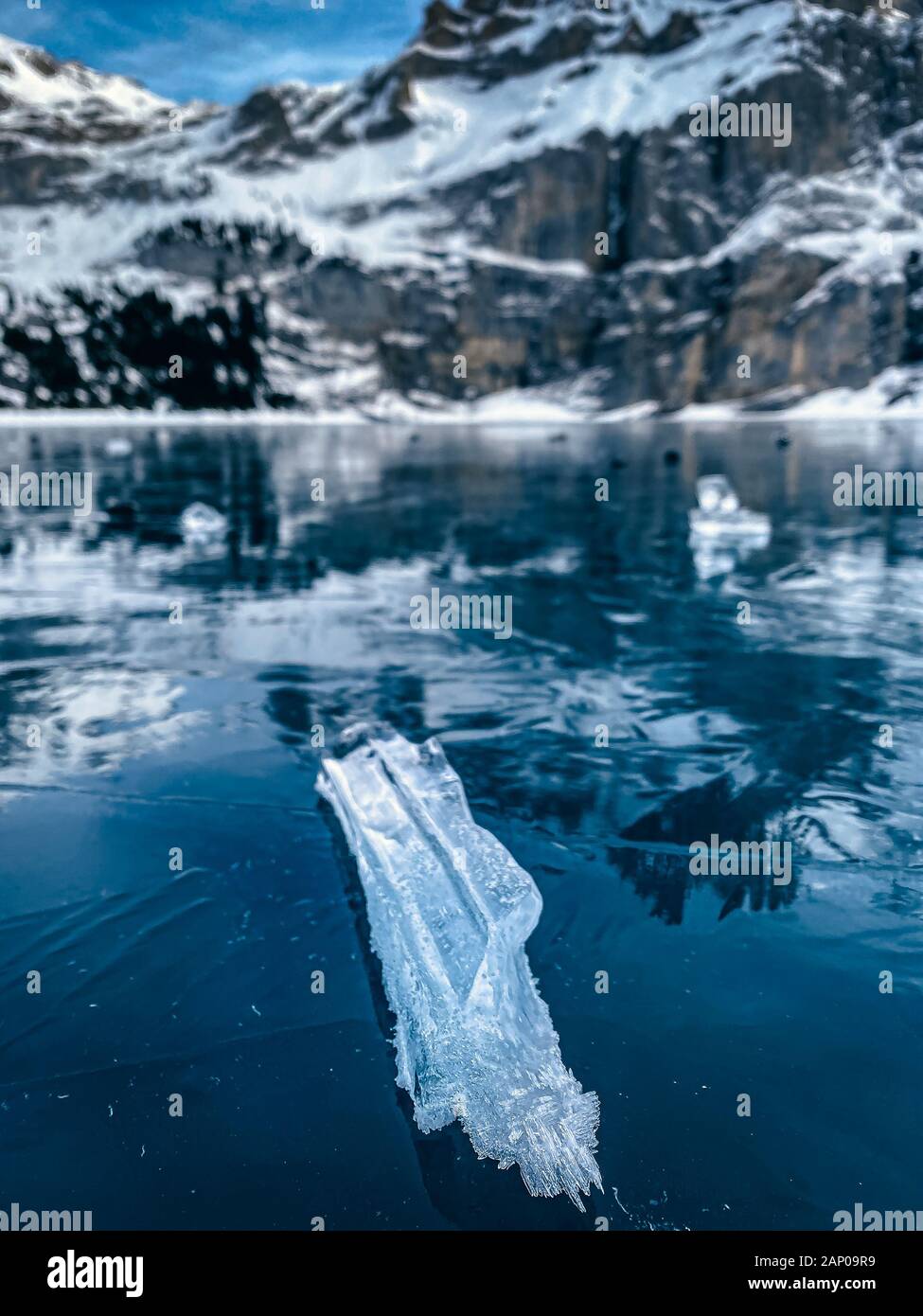 Frozen block ice hi-res stock photography and images - Alamy