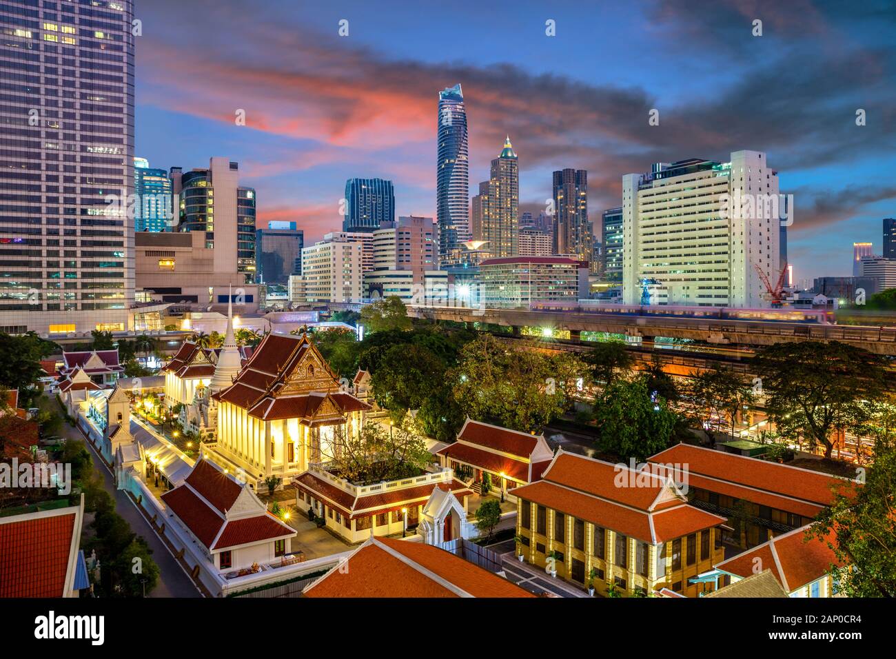Wat Pathumwanaram Temple in the morning, view from Siam Paragon car ...